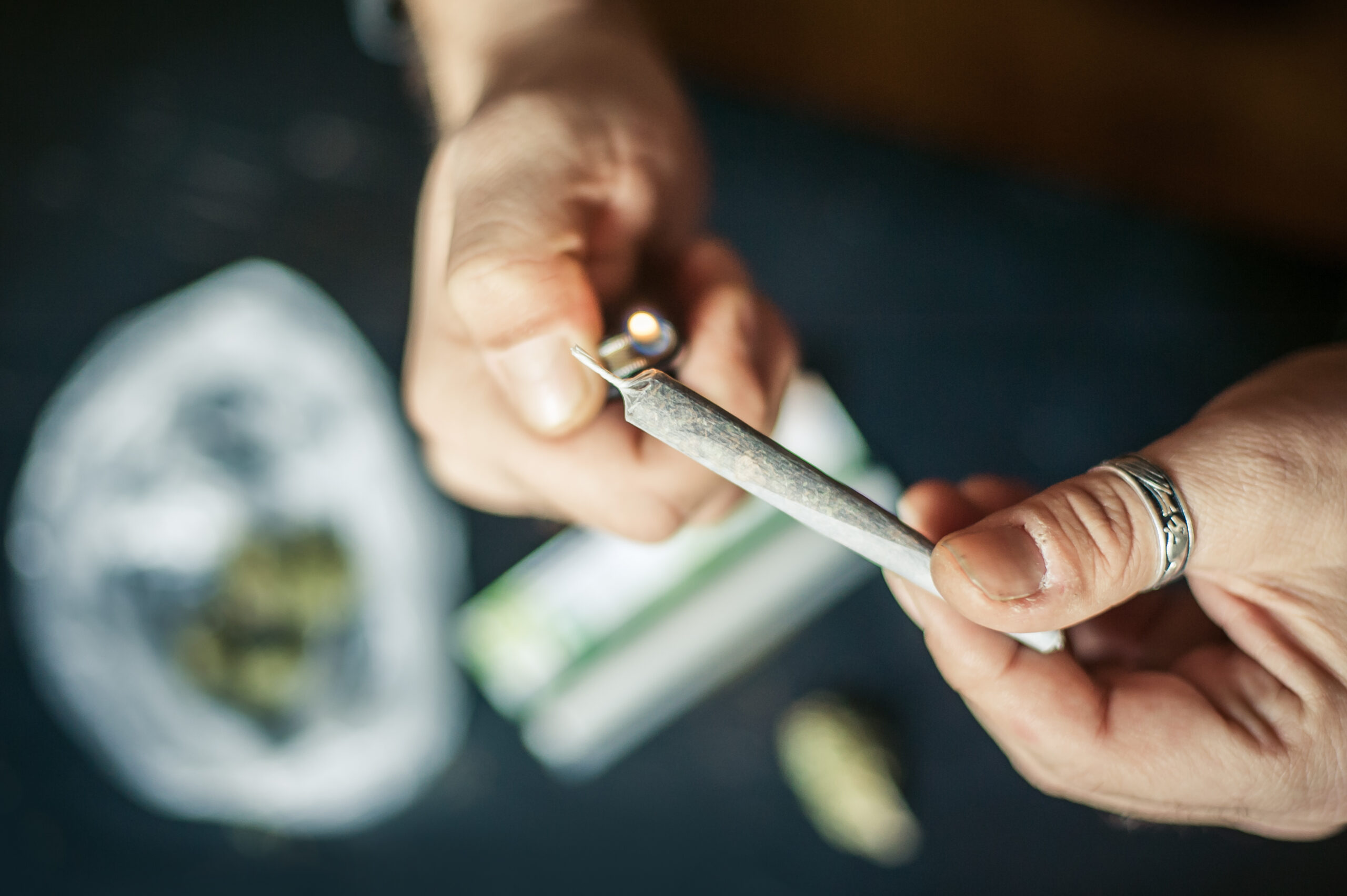What's the Best Way to Smoke Weed? | Elevate Holistics